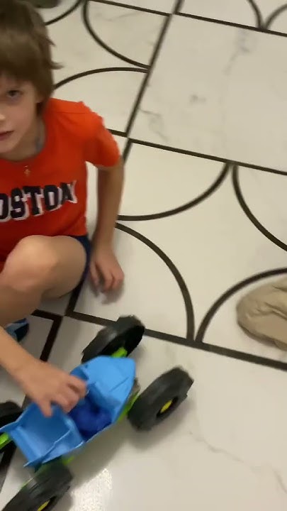 Распаковали Траш Мобиль Гуджитсу - YouTube