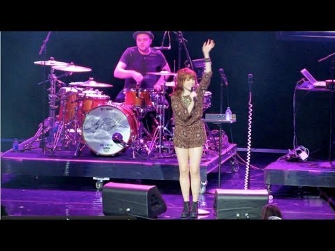 Carly Rae Jepsen LIVE Call Me Maybe - Free The Children at We Day MN ...