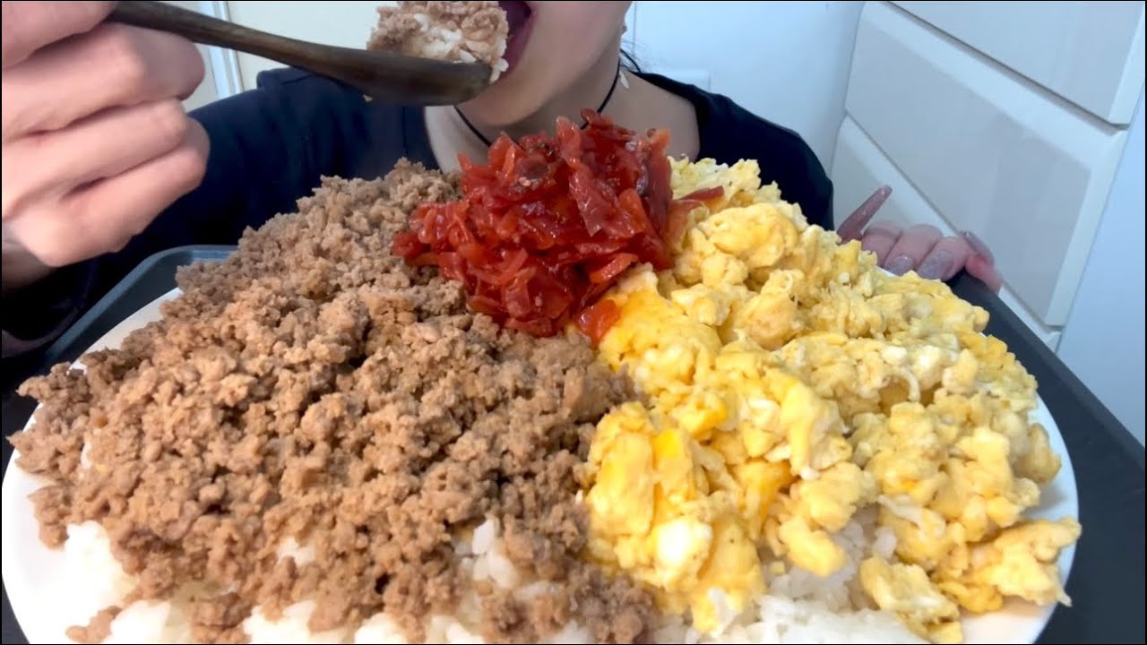 【ASMR】Minced Rice Bowl！そぼろ丼！【咀嚼音】 - YouTube