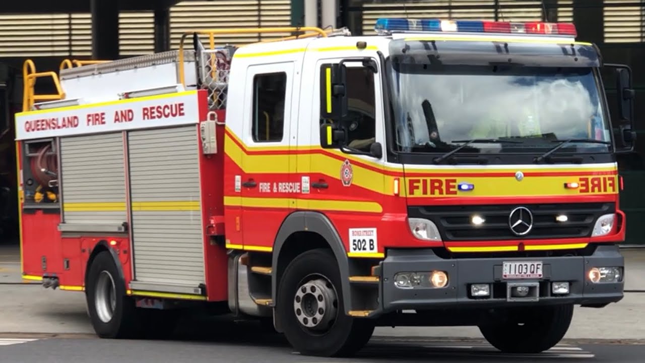 QFRS // Roma Street 502B (SP-1103) turnout / QAS // Van responding ...