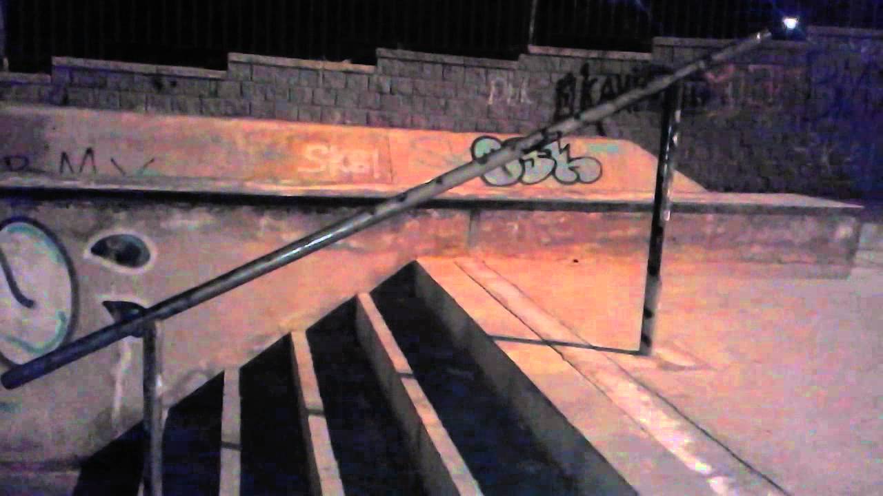 Nuestro rider pro tirandose la baranda - YouTube