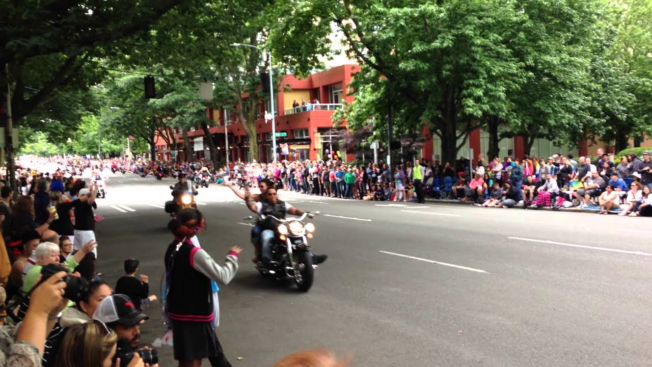 Dykes on Bikes at Seattle Gay Pride Parade 2014 - YouTube