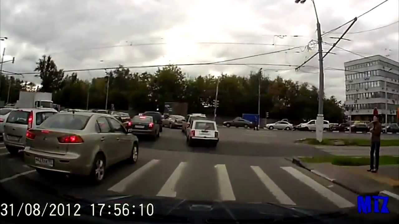 Russian car crash compilation / Acidentes de trânsito na Rússia - YouTube