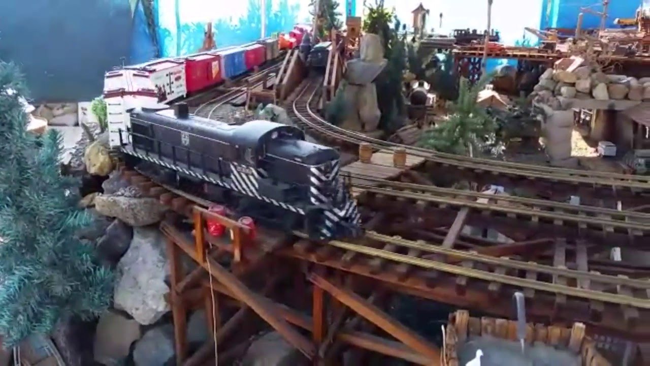 Aristo-Craft RS-3 ATSF G Scale on the Diamond Valley Railroad. With Cab ...