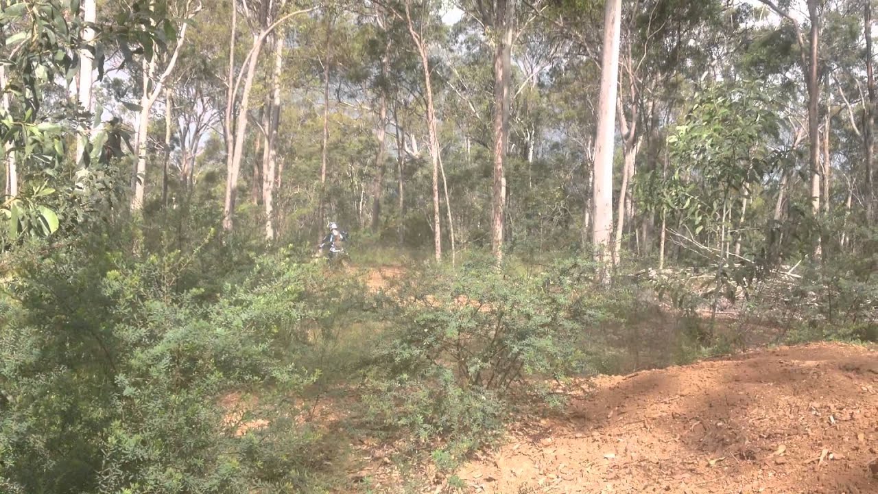 YZ250F Jumping AWESOME VIDEO! - YouTube