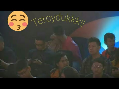 TERTANGKAP KAMERA SAAT BERCIUMAN😂😂 #tournamentSEACA2019 #PUBG #MLBB #penonton