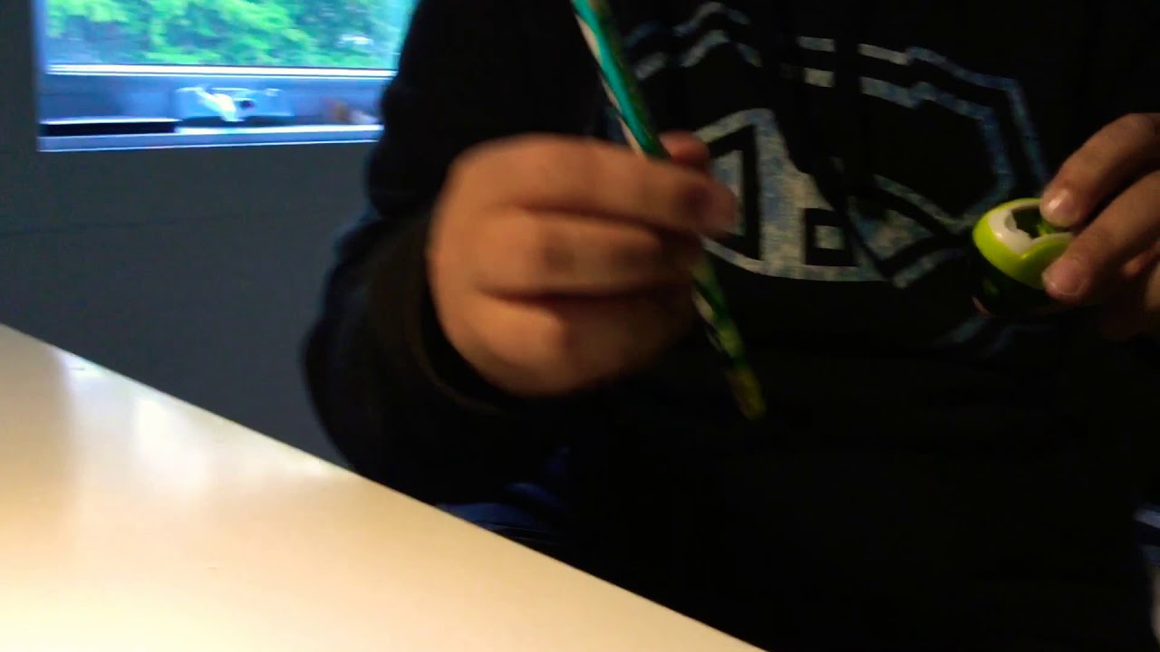 COMMENT AIGUISER SON CRAYON ️ ️ ️ - YouTube