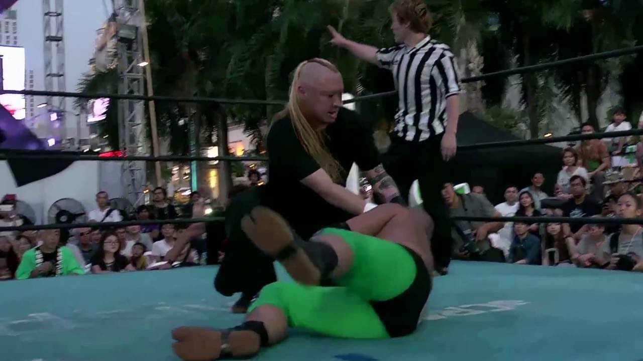 JAPAN EXPO THAILAND 2016 MICHINOKU PRO-WRESTLING MAIN EVENT ON 23/JAN ...