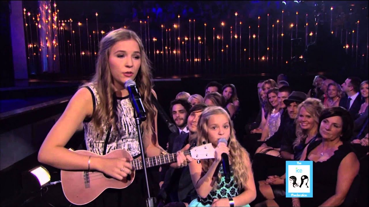 Stella Sisters Perform at the Country Music Awards | LIVE - YouTube