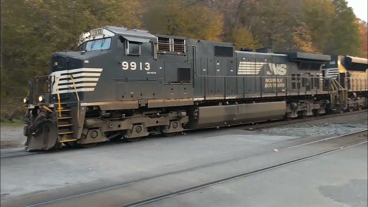 NS #9913, #1119 and #9581 with Doublestacks at Tyrone - YouTube