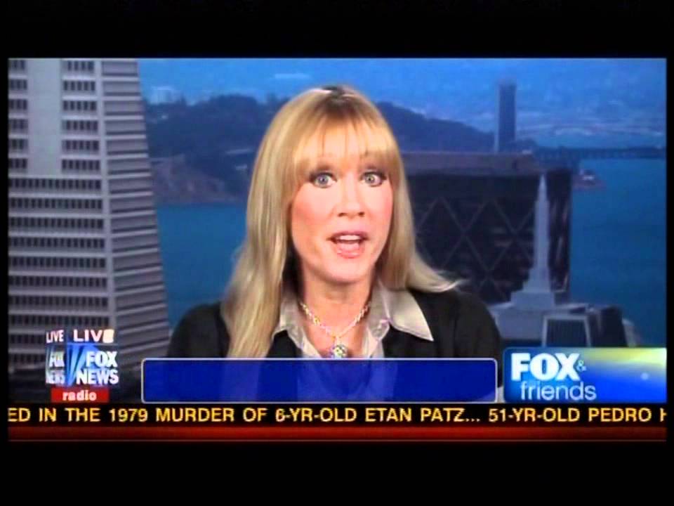 Kate Hanni about United Airlines Family Un-Friendly policy - YouTube