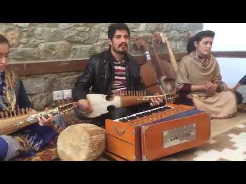 Gilgit baltistan girls best performance - YouTube