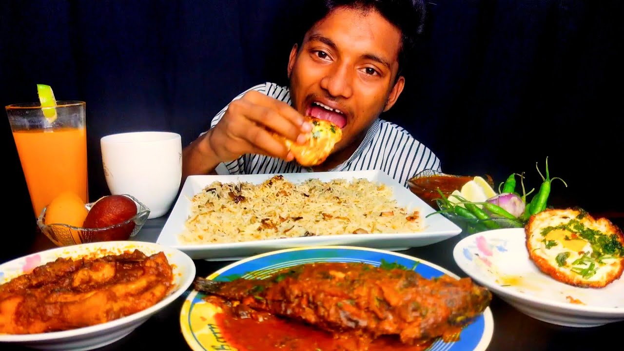 EATING SPAICY FISH CURRY CHICKEN SPAICY LEG AND SKIN CURRY WITH EGGS ...