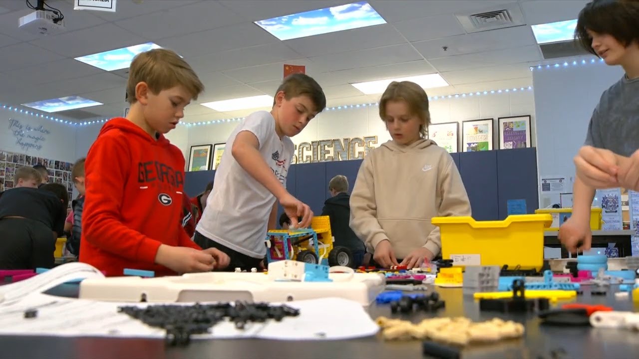 Heritage Middle School students build mobile observatories out of Legos to prepare for Solar ...