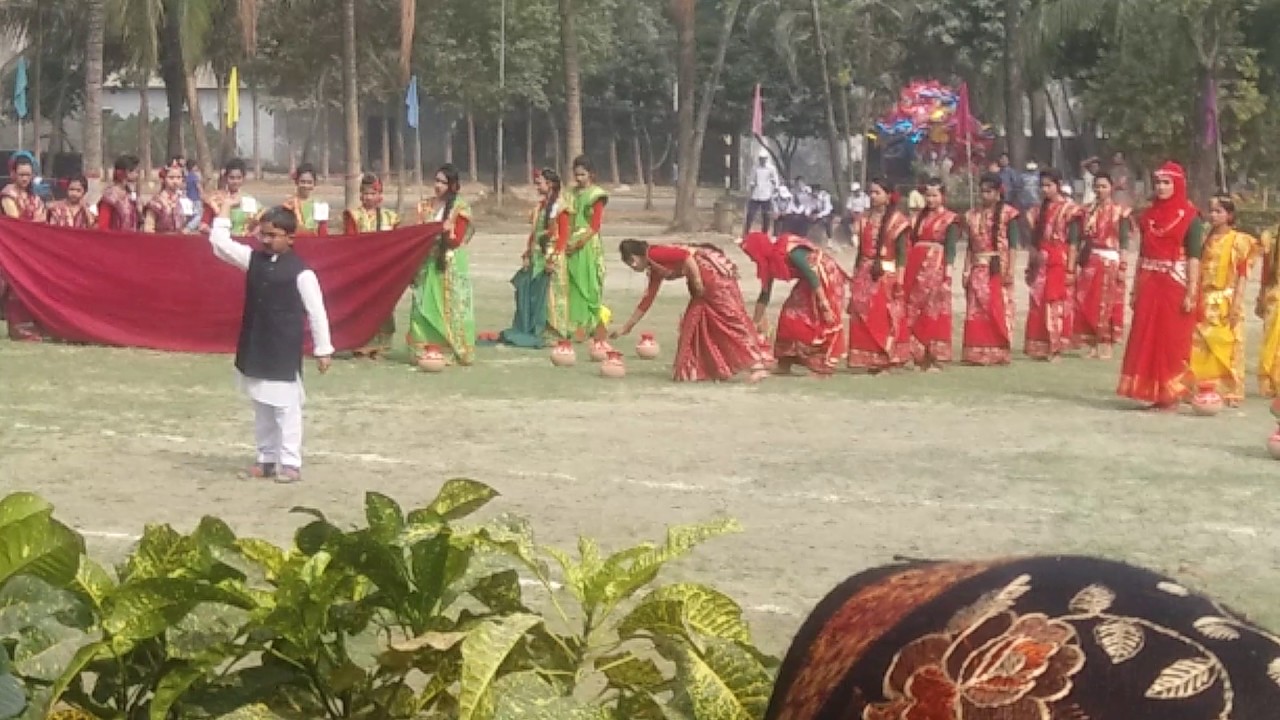 Students Display of Dhaka Engineering University School, DUET Campus ...