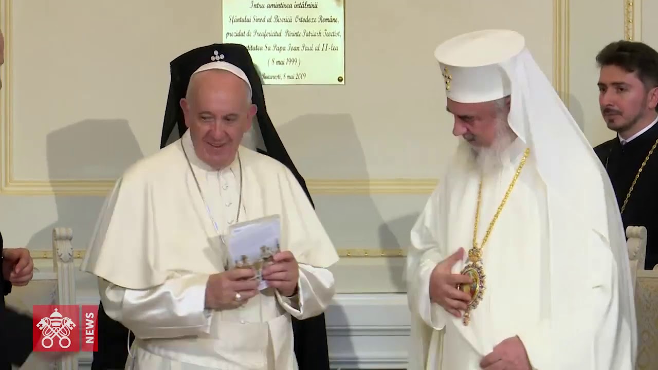 Papa Francisc Romania - YouTube