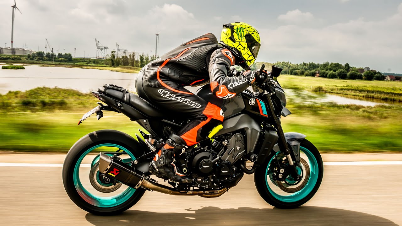 YAMAHA MT-09 2023 FULL AKRAPOVIC EXHAUST SOUND / FLY BY’S / REVS ...