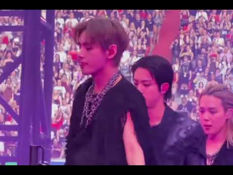 So this why tae always kiss Jin #taejin