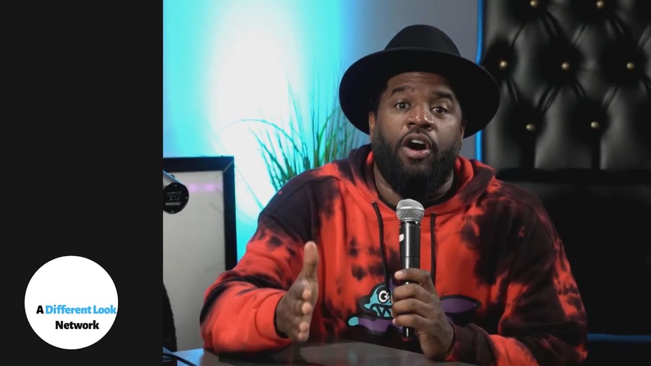 Corey Holcomb 5150 Gives Priceless Game To Female Comics! - YouTube