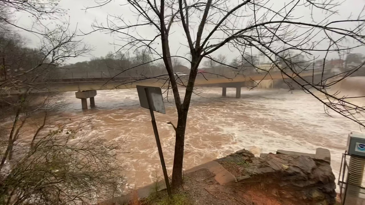 Rainstorm causes mass water rush at the Saluda River dam - YouTube