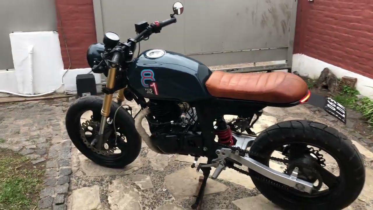 Beta Chrono 250cc modificada cafe race / tracker - YouTube