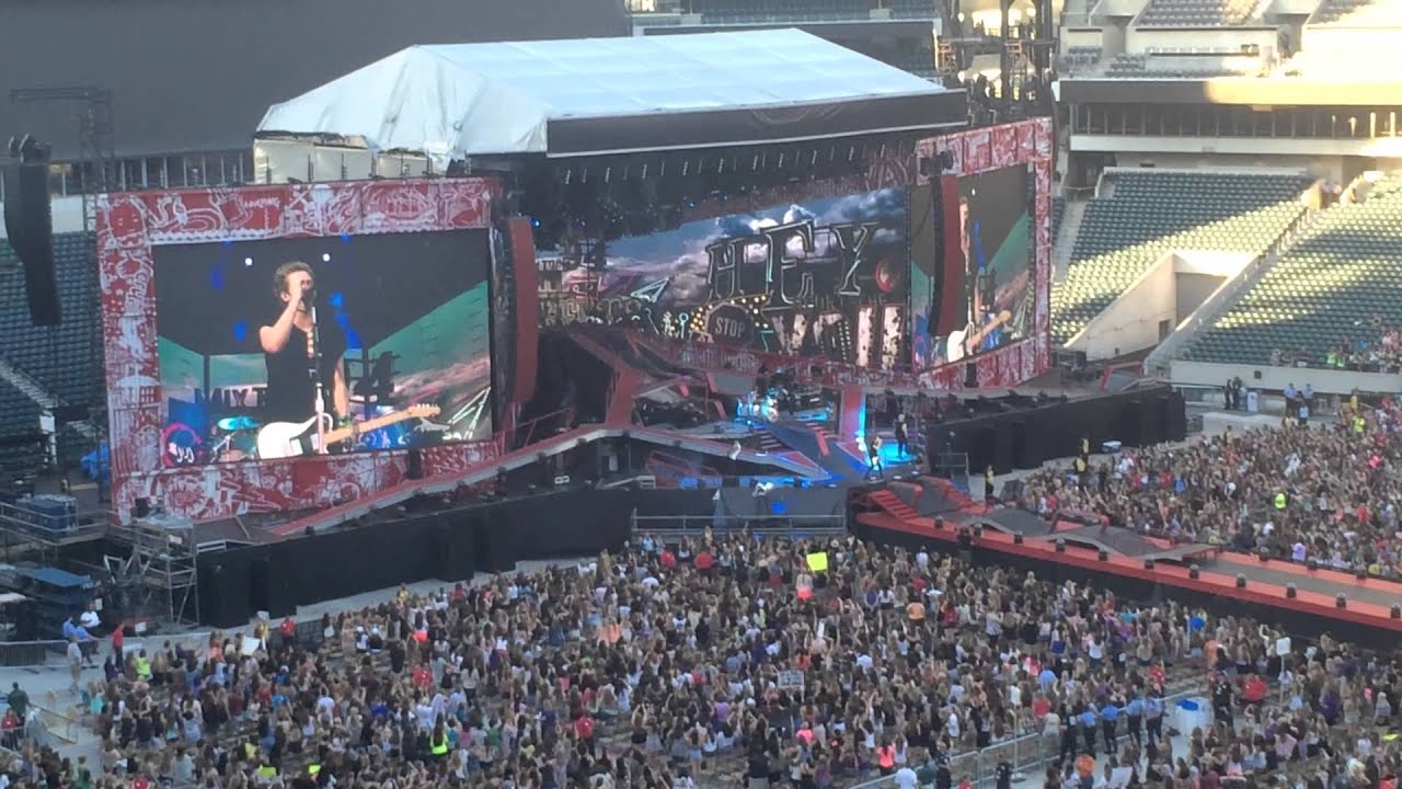 Don't Stop | 5SOS WWA Philly - YouTube
