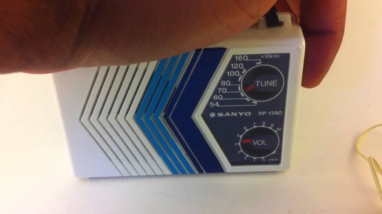 Sanyo RP 1390 Radio - YouTube