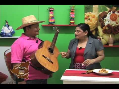 Nicaragua en mi sazon con Maria Esther Lopez - Pollo en salsa de Coco ...