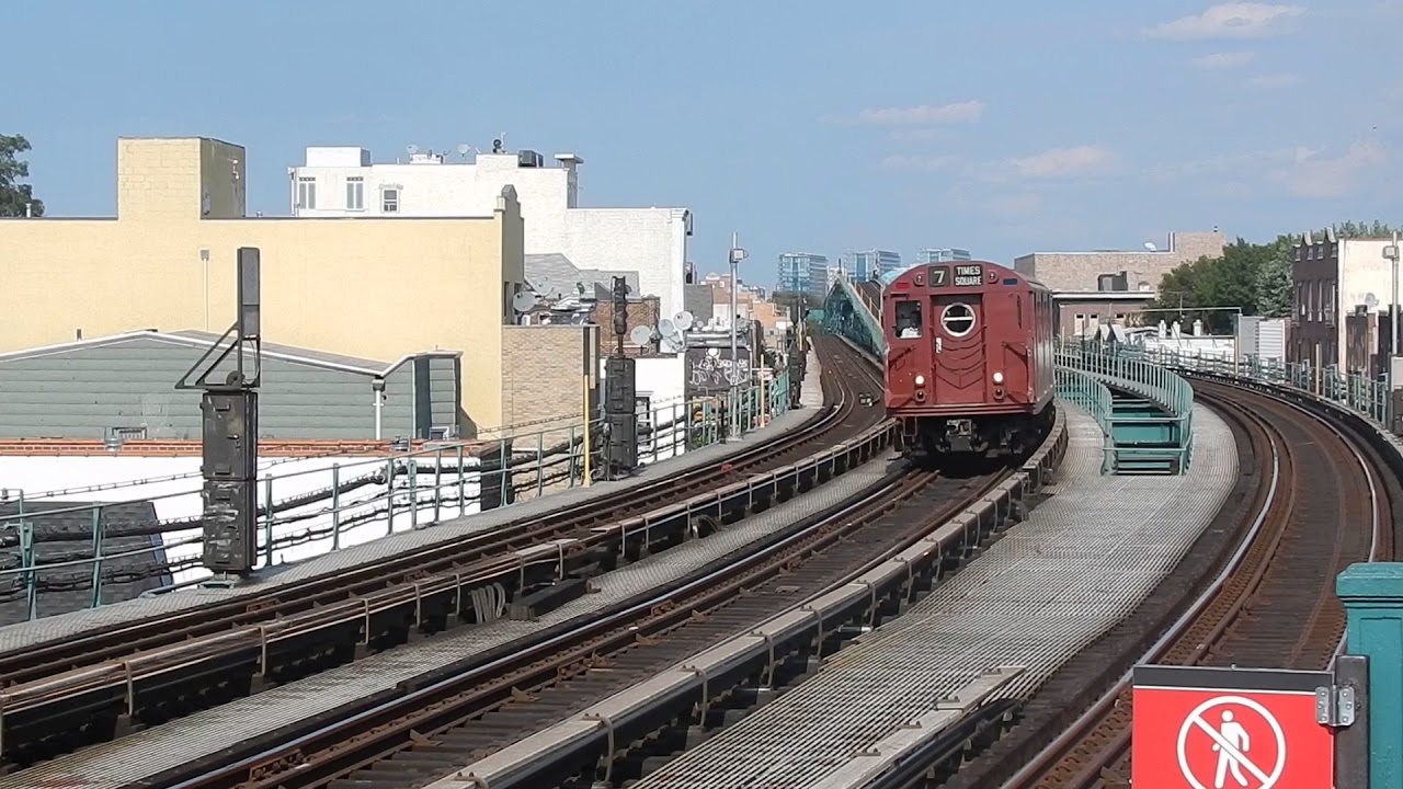 MTA NY R17 6609 leads ToMC passed 103rd St-Corona plaza - YouTube