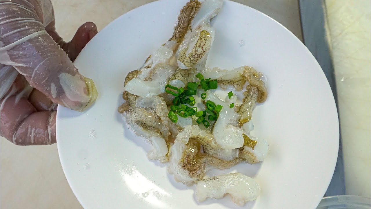 Live Octopus Knife Skills - Dancing Squid Sashimi - Thai SeaFood - YouTube