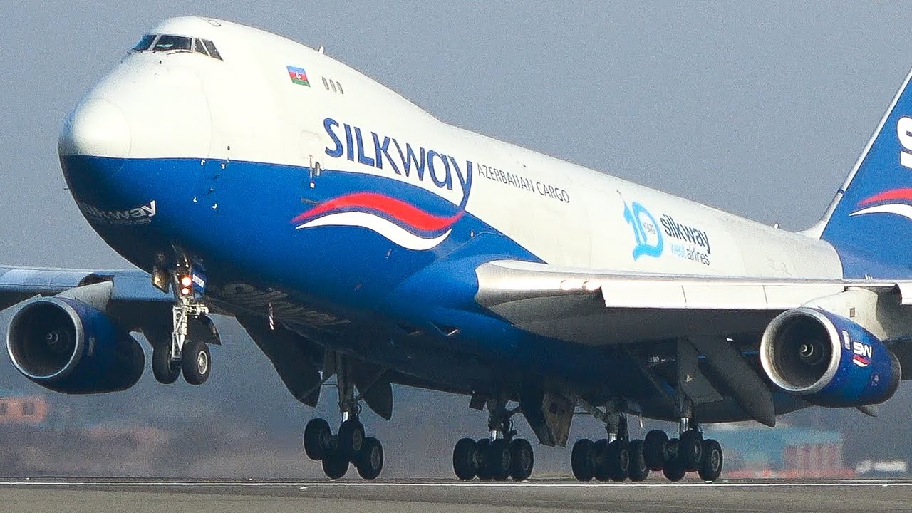 BOEING 747 LANDING and DEPARTURE - B747 close-up TAKEOFF (4K) - YouTube