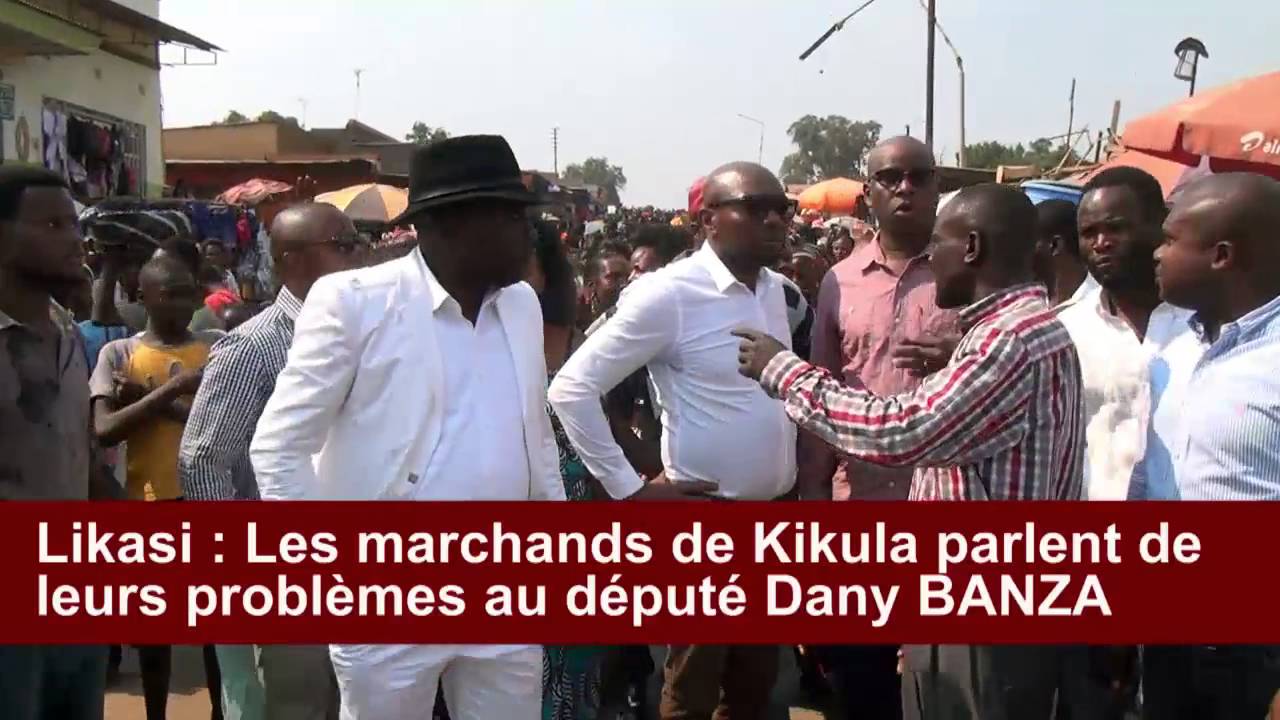 Dany Banza fait irruption au marché Kikula - YouTube