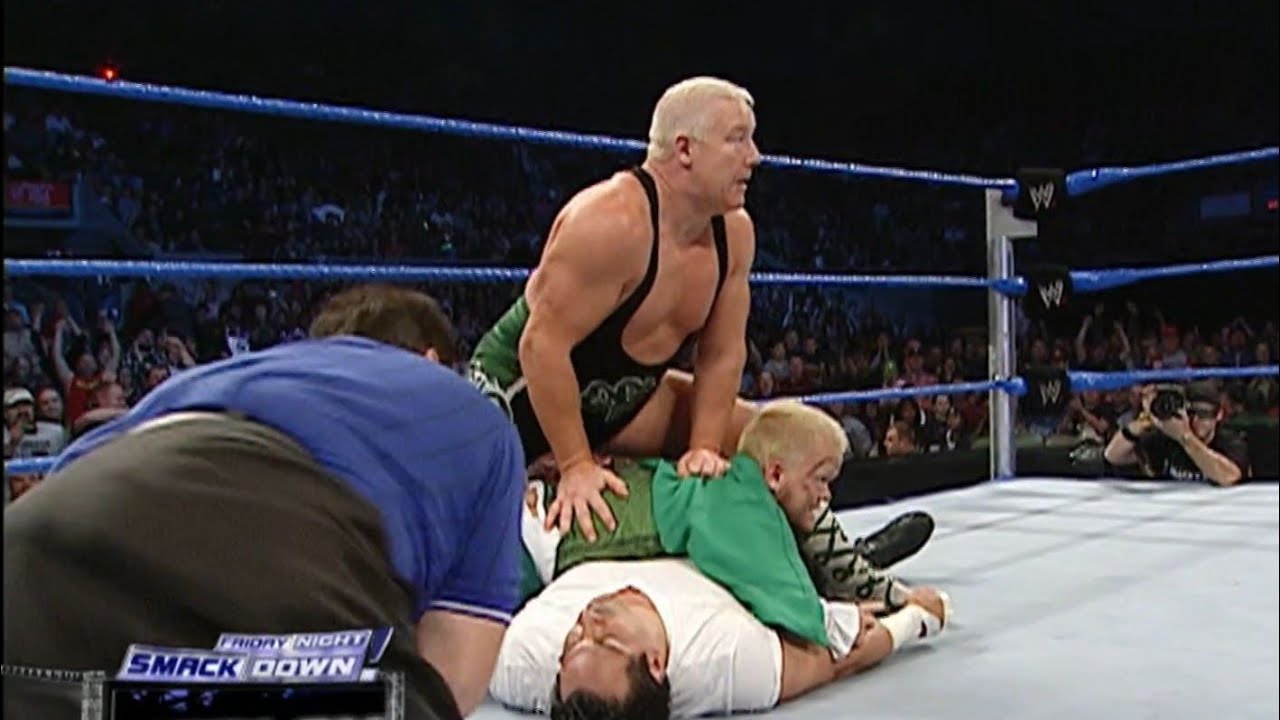 Deuce N' Domino vs Finlay & Hornswoggle: WWE SmackDown November 30 ...
