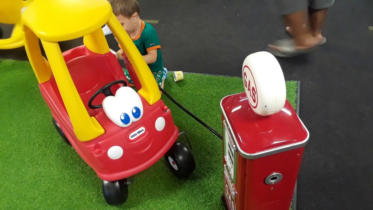 Braden At Run Around Fun Town XL - YouTube