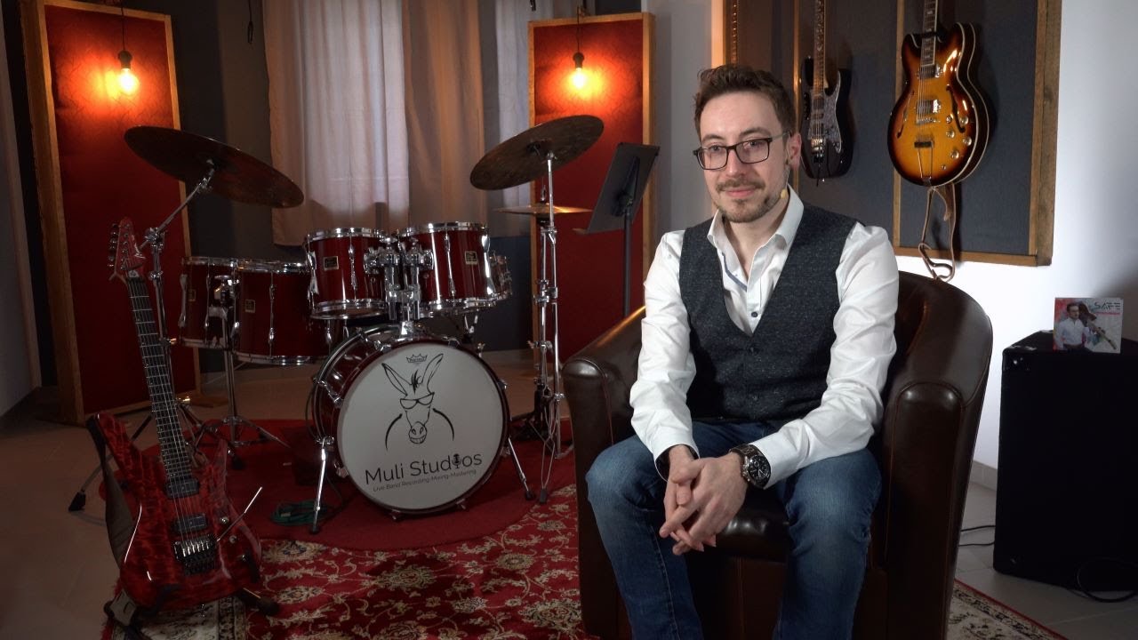 Interview mit Julian Scarcella - YouTube