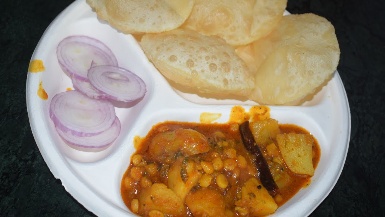 Kolkata Famous Luchi Spicy Aloo Tarkari Recip | Perfect Luchi Tarkari ...