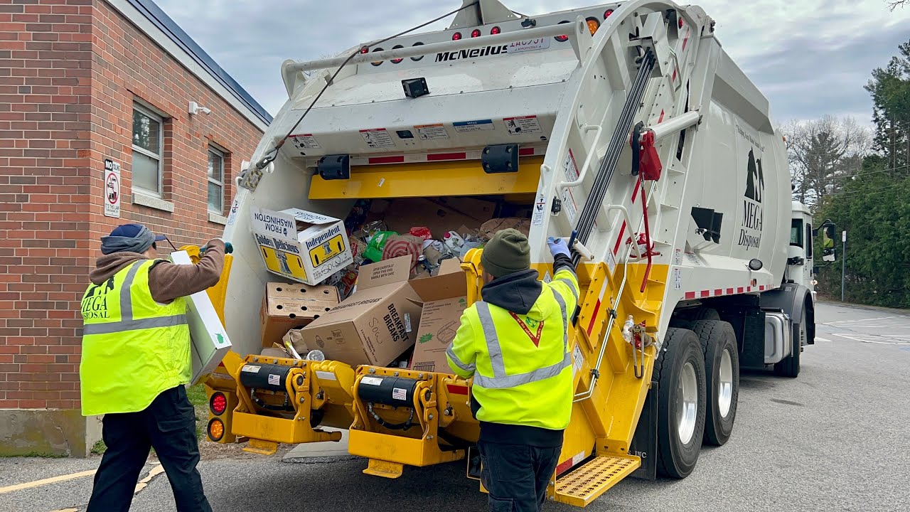 Brand New MEGA Garbage Truck Packing Recycling - YouTube