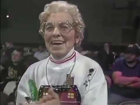 SMW episode 5 2/29/1992 - YouTube