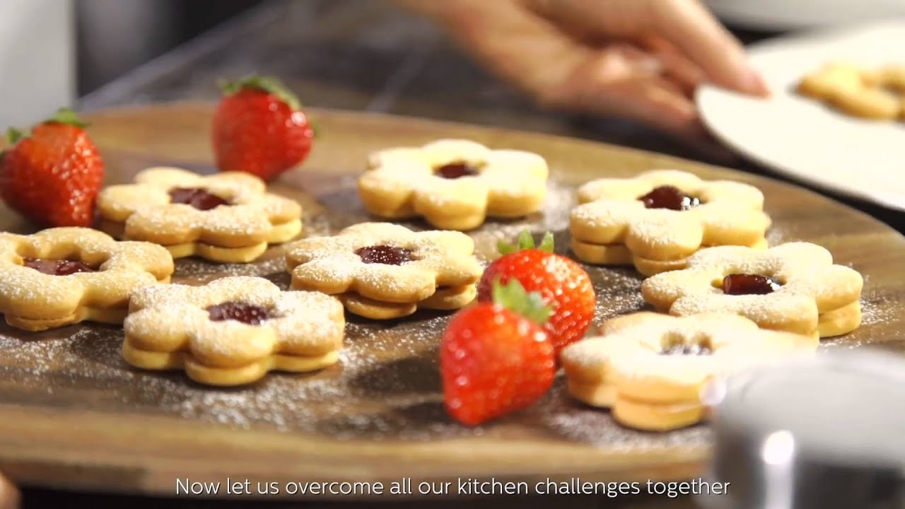 Chef Deema Hajjawi introduces the Philips Avance Kitchen Machine - YouTube