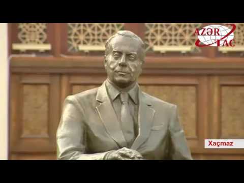 Prezident İlham Əliyev Xaçmazda ümummilli lider Heydər Əliyevin abidəsini ziyarət edib