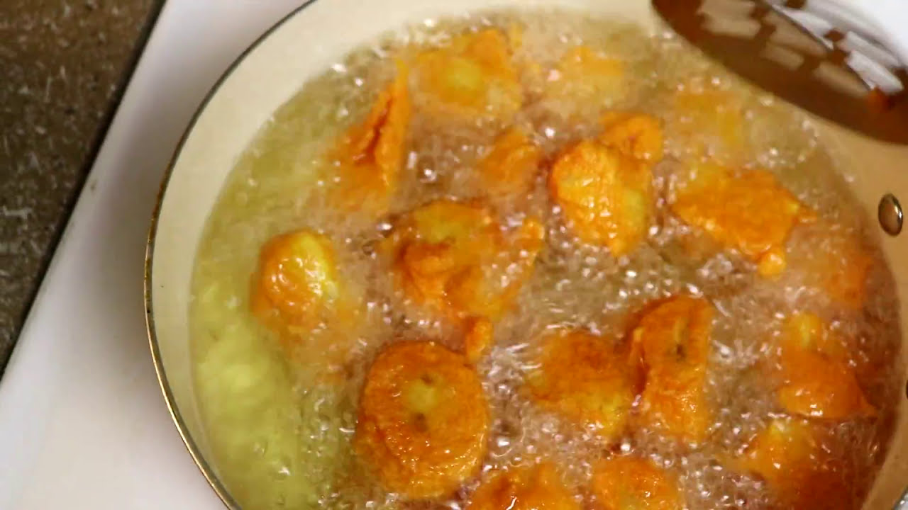 Viazi karai (somali food) - YouTube