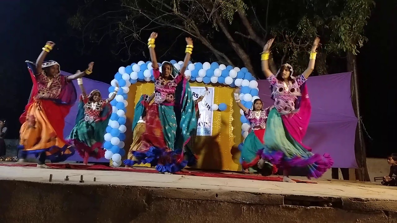 Banjara dance t t w r s galis narsapur - YouTube