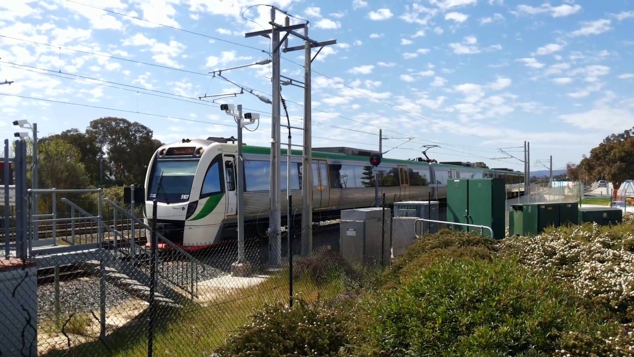 [Rare] Transperth Downer Rail/Bombardier B-Series 107 Arrives ...