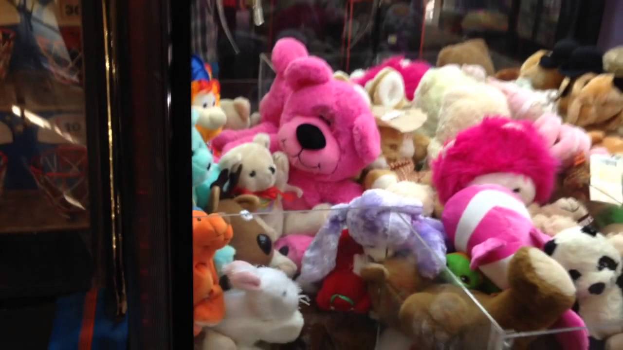 Clean Sweep Claw Crane Machine by Arcades4Home 2 players. - YouTube