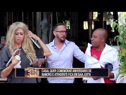 Pegadinha Toninho Tornado e Pri Lopes  Casal de mendigos quer comemorar, e deixa atendente furioso!