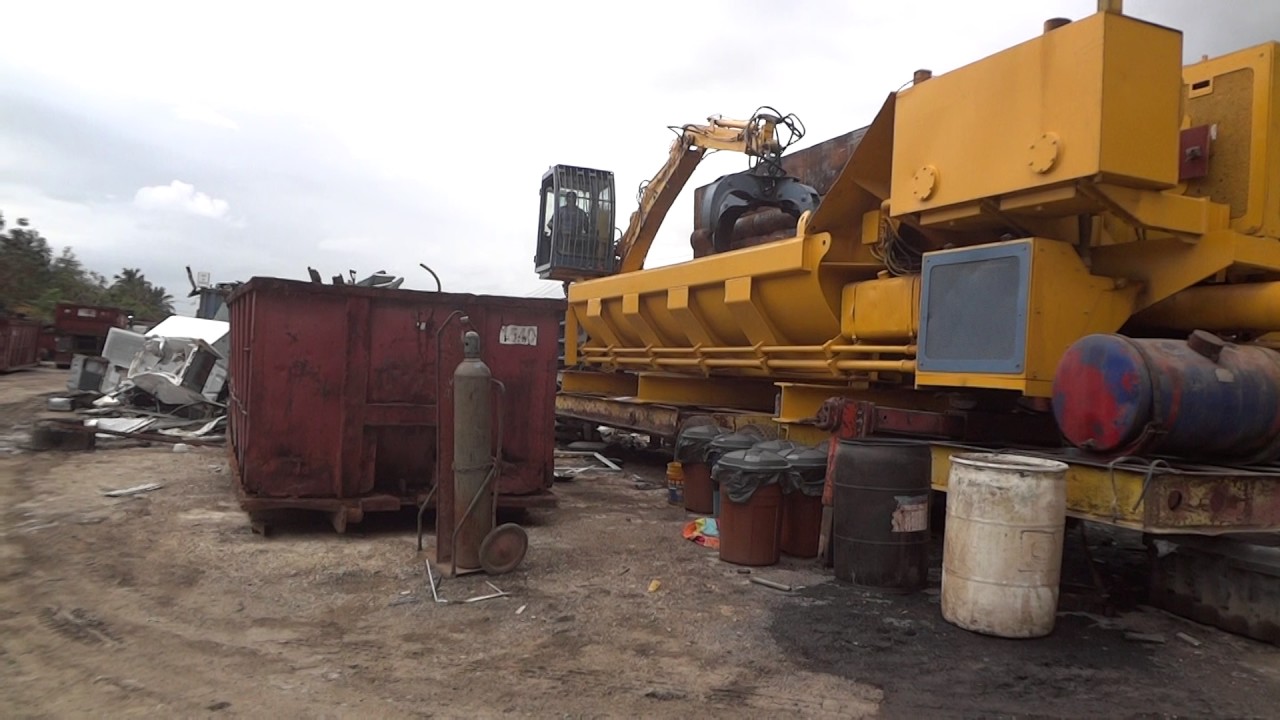 Colmar B6200SW car baler _2 - YouTube