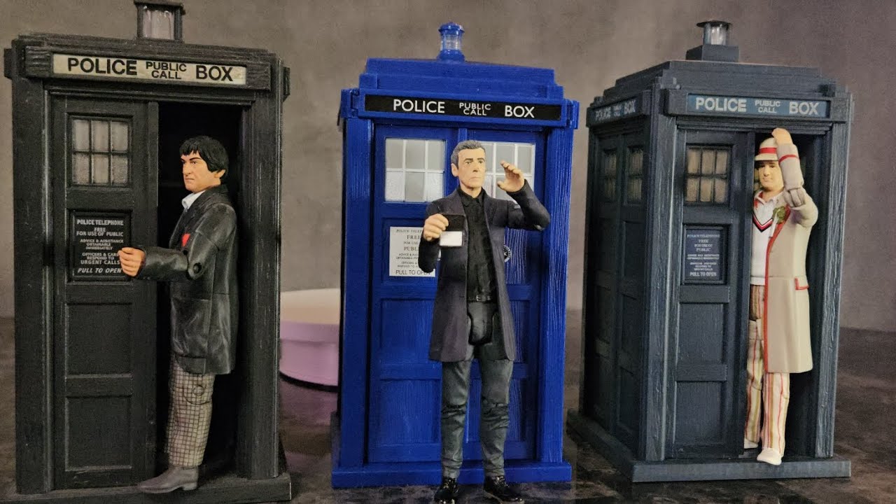 Character Options(Underground Toys) 12th Doctors Tardis Talking Money ...