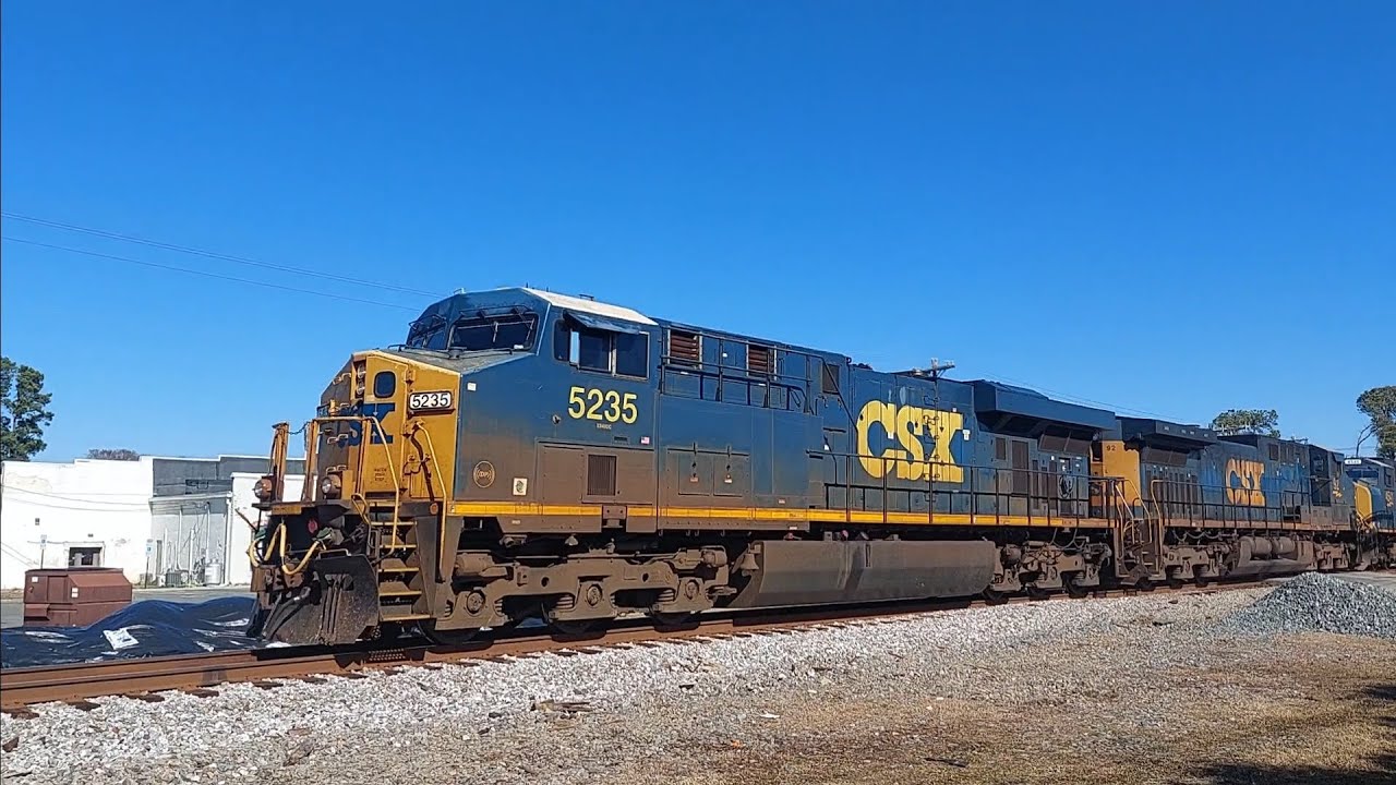CSX freight train M652 headed Southbound in Wingate NC with CSXT 5235 in the lead 2/3/23🇺🇲 - YouTube