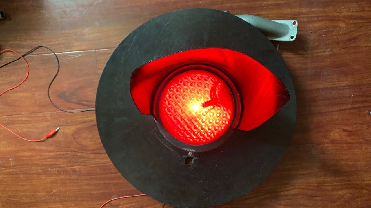 My “New” RACO 8” light Flashing - YouTube