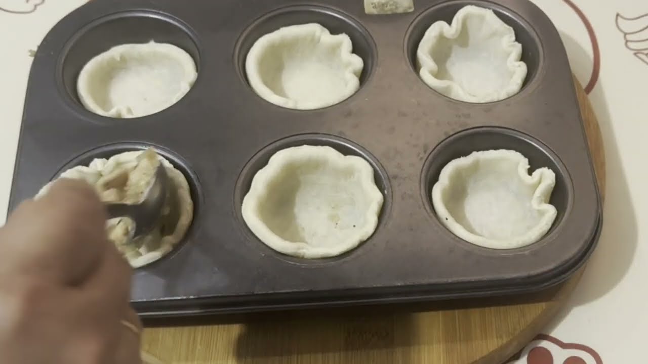 Chicken Pie | चिकन पाई || Daal Cheeni Kitchen - YouTube